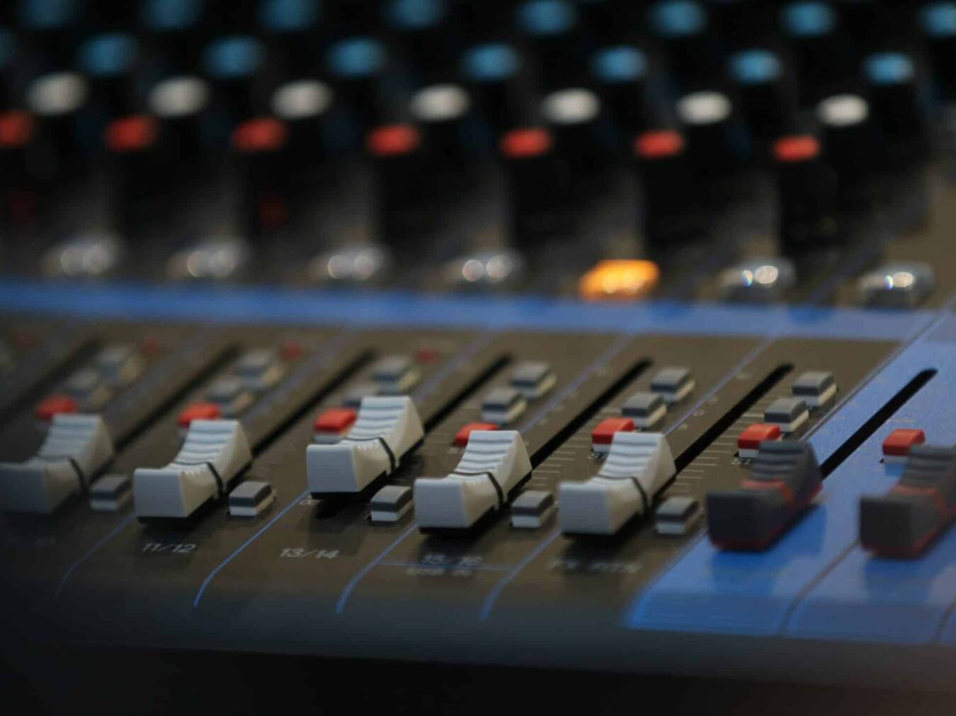 Academy of Music & Sound | UK Music Degrees | Study Online